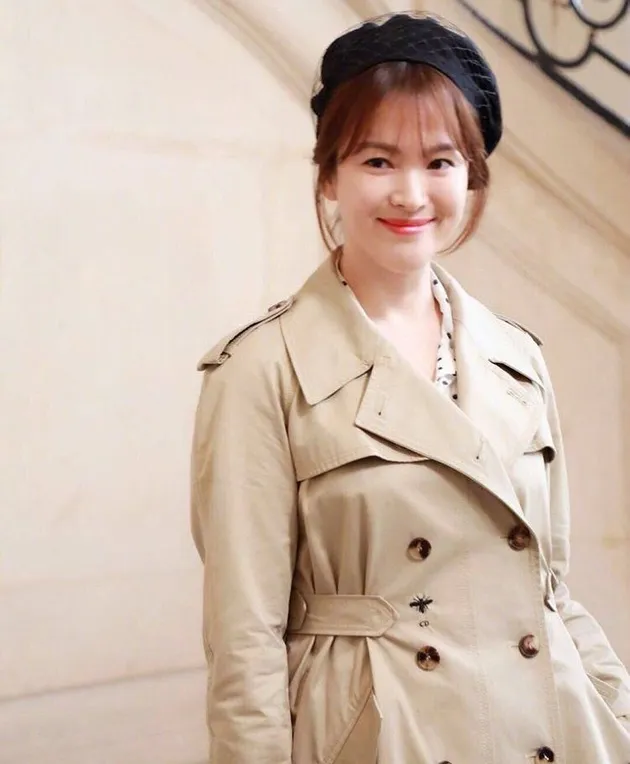 Bergaya Klasik di Paris, Song Hye Kyo Bagai Bangsawan Eropa - KapanLagi.com