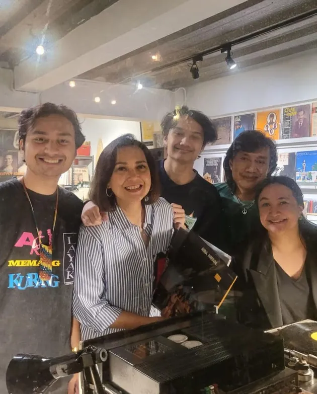 Bikin Salut Netizen, Potret Kebersamaan Ira Wibowo & Katon Bagaskara di ... Bikin Salut Netizen, Potret Kebersamaan Ira Wibowo & Katon Bagaskara di ...