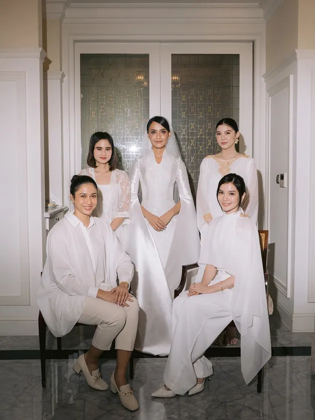 Bridesmaid and Groomsmen at the Wedding of Jaz Hayat-Wavi Zihan ...