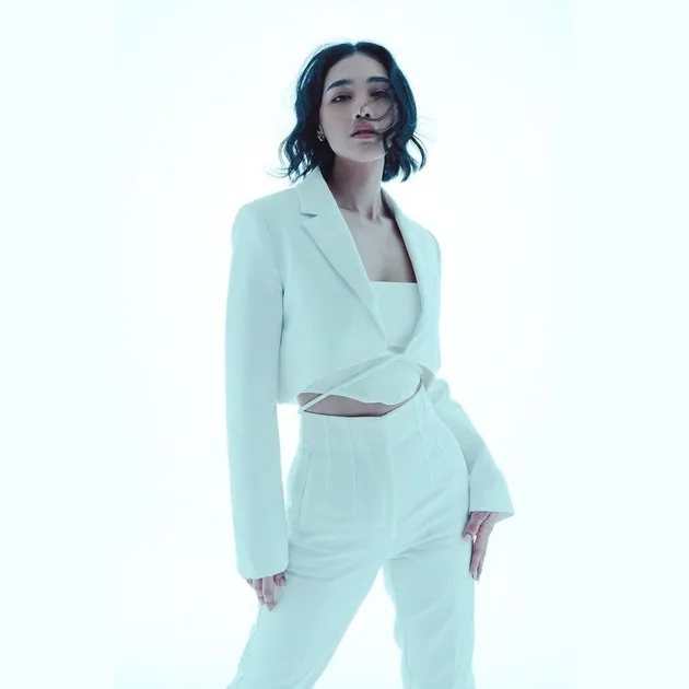 Curi Perhatian! 10 Potret Vintha Devina, Model Jebolan INTM yang Ajari ...