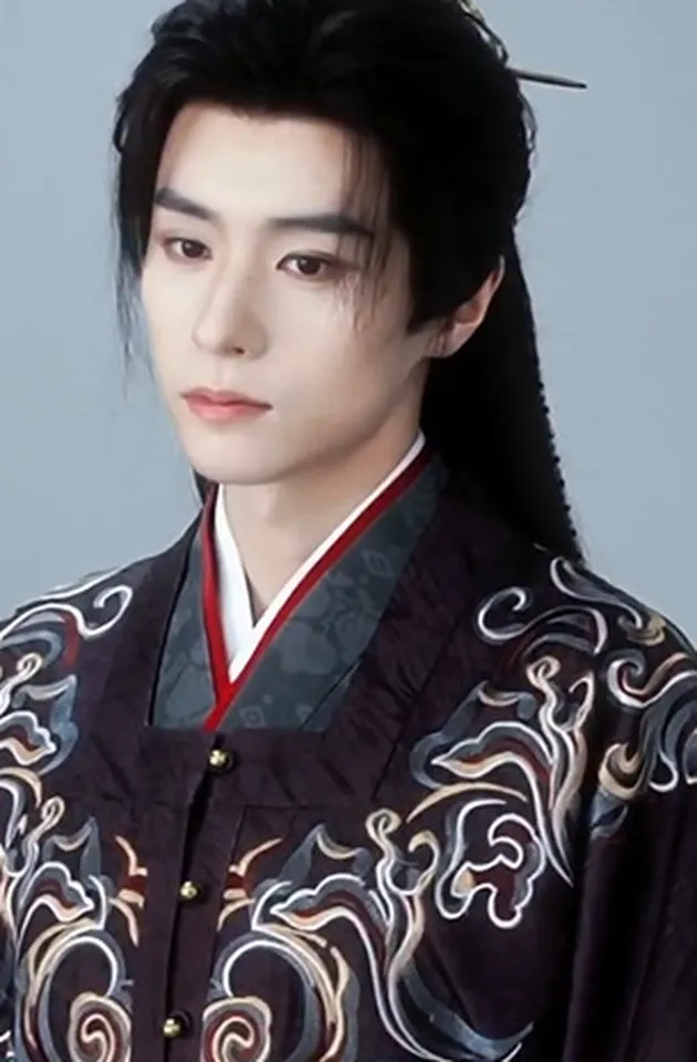 Deretan Foto BTS Deng Xiaoci untuk Drama Kostum FU GUI KE QI ...