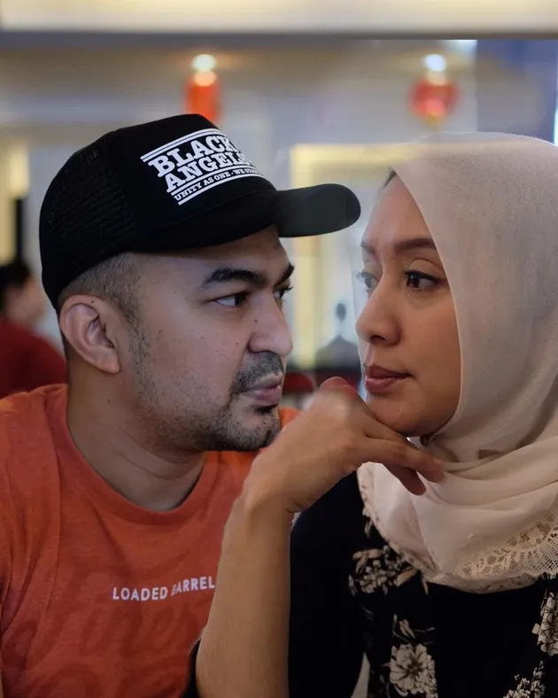 FOTO: Deivy, Istri Cantik David Chalik Yang Jarang Terekspos ...