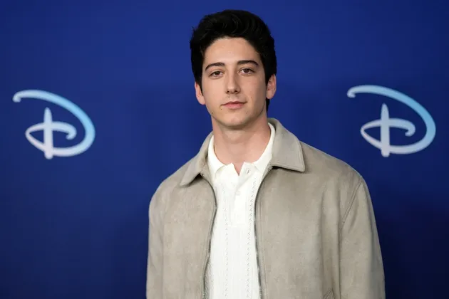 Handsome Photos of Milo Manheim, the Actor Playing Flynn Rider in ...