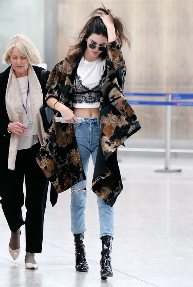 FOTO: Ketika Pamer Bra Jadi Tren Fashion di Kalangan Seleb Dunia - KapanLagi.com