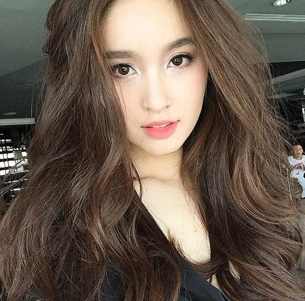 Indonesian Transwoman Dinda Syarif Wins Best National Costume At Miss International Queen Good