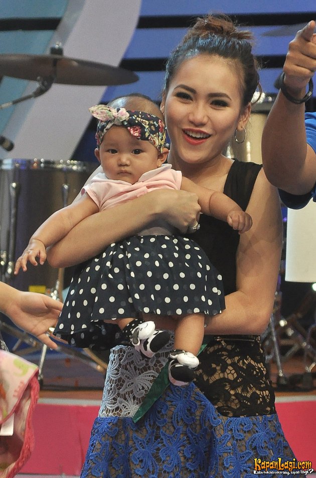 FOTO-FOTO BILQIS KHUMAIRAH RAZAK ANAK AYU TING TING DAN ENJI ... FOTO-FOTO BILQIS KHUMAIRAH RAZAK ANAK AYU TING TING DAN ENJI ...