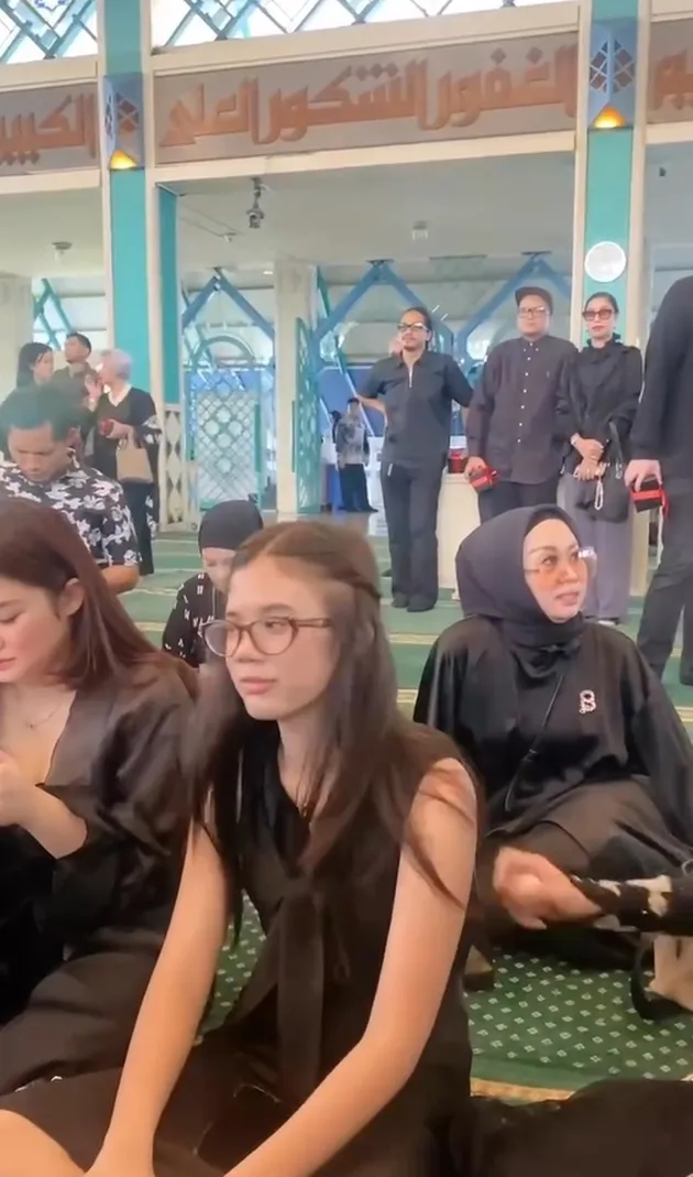 Attending Andra Ramadhan's Child's Wedding, Safeea's Appearance, Ahmad ... Attending Andra Ramadhan's Child's Wedding, Safeea's Appearance, Ahmad ...