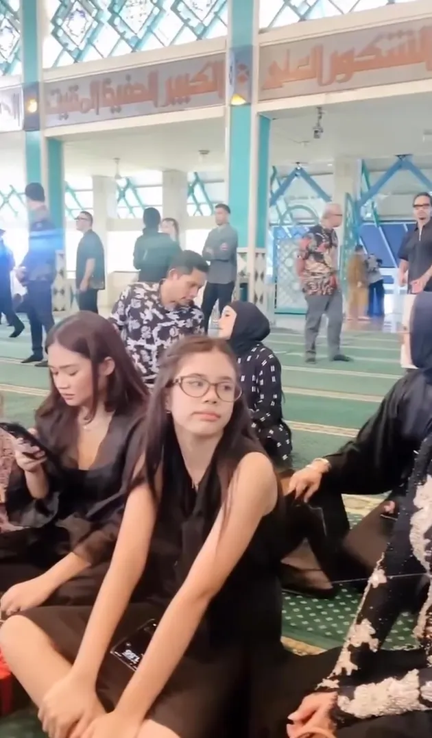 Attending Andra Ramadhan's Child's Wedding, Safeea's Appearance, Ahmad ... Attending Andra Ramadhan's Child's Wedding, Safeea's Appearance, Ahmad ...