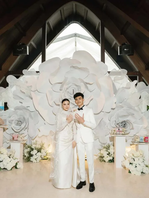 Hanum Mega Resmi Menikah dengan Rafly Ardiansyah, Didampingi Dua Anak ...