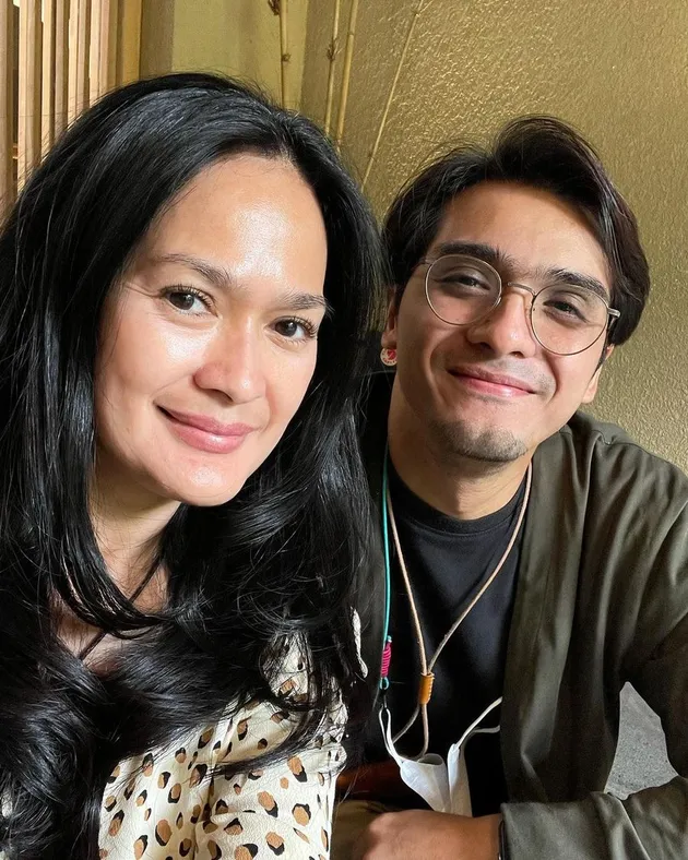 Ibu & Anak yang Bestie Banget! 8 Potret Kebersamaan Donna Harun & Ricky ... Ibu & Anak yang Bestie Banget! 8 Potret Kebersamaan Donna Harun & Ricky ...