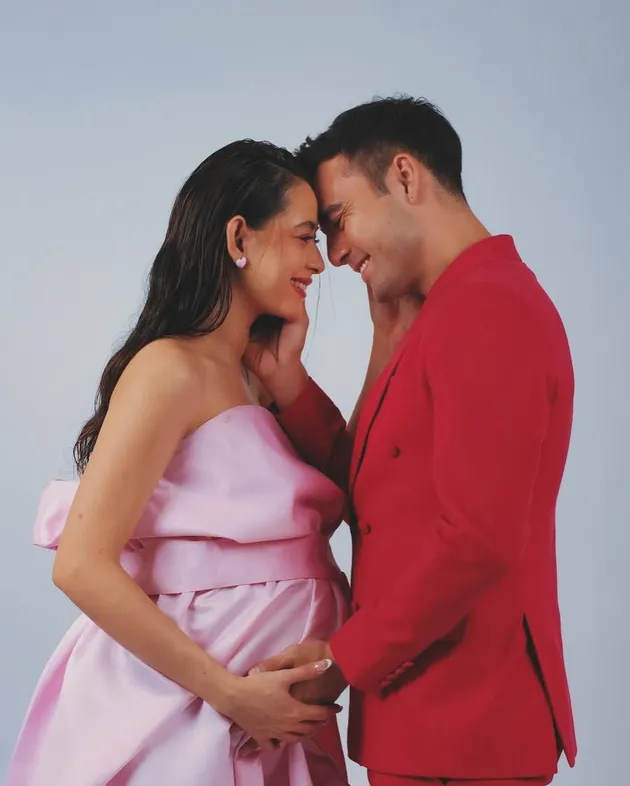 Laura Theux Announces Gender of First Child Through Maternity Shoot ...
