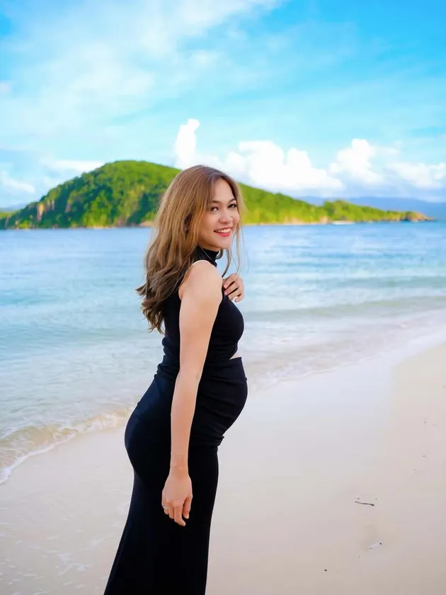 Lindi Fitriyana, Virgoun's Wife, Announces Pregnancy, Shows Baby Bump