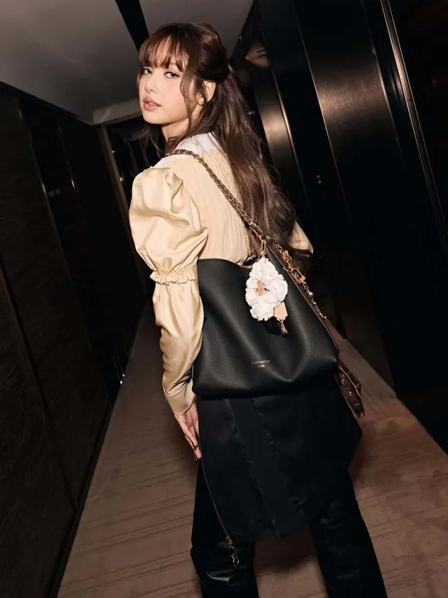 Lisa BLACKPINK at the Louis Vuitton Paris Fashion Week 2026, Showcasing Abs