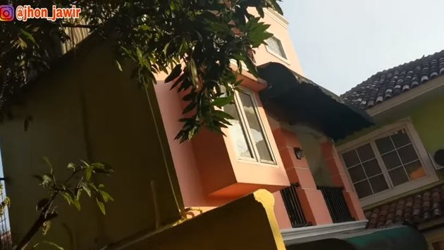 Menang Telak di Pemilihan DPD Jabar, Ini 10 Potret Rumah Komeng yang ... Menang Telak di Pemilihan DPD Jabar, Ini 10 Potret Rumah Komeng yang ...