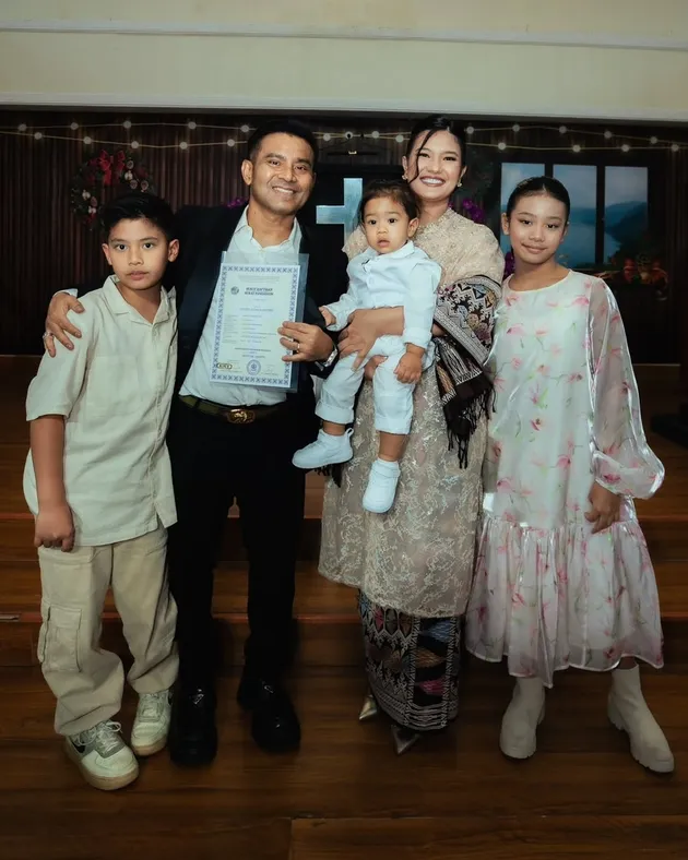 Baptism Moment of Juandeo, Child of Judika and Duma Riris, Full of Joy