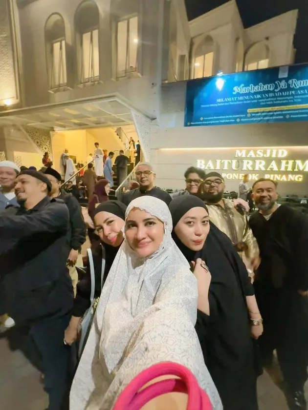 Natalie Sarah Night Worship at the Mosque with Friends, Eager to Seek ...