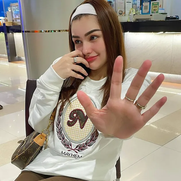 Nurah Syahfirah Appears Different with Casual Clothes, Still Called ...