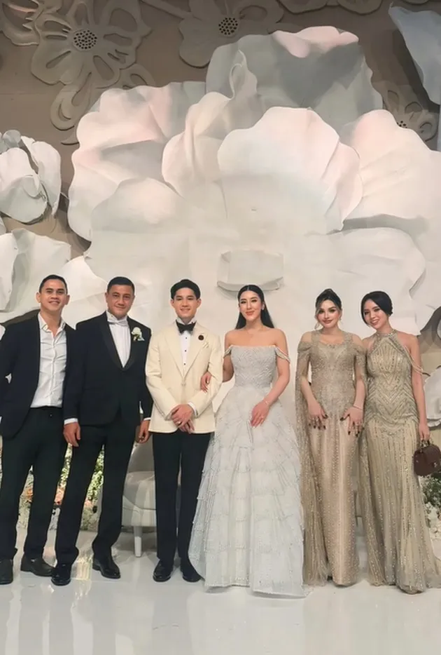 Nurah Syahfirah Accompanies Teuku Rassya at the Wedding, Beautiful