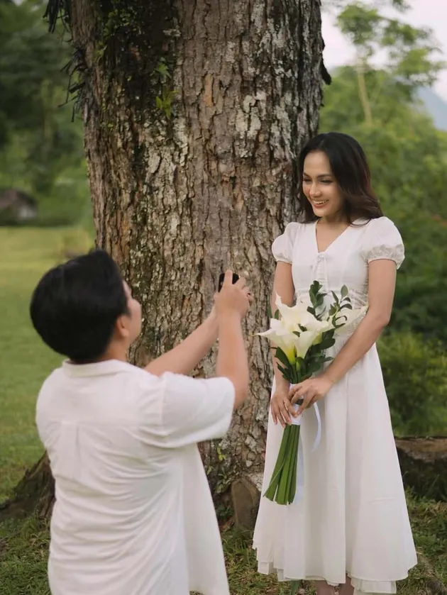 Potret Aksa Uyun Putra Soimah Kala Melamar Sang Kekasih, Romantis Abis ...