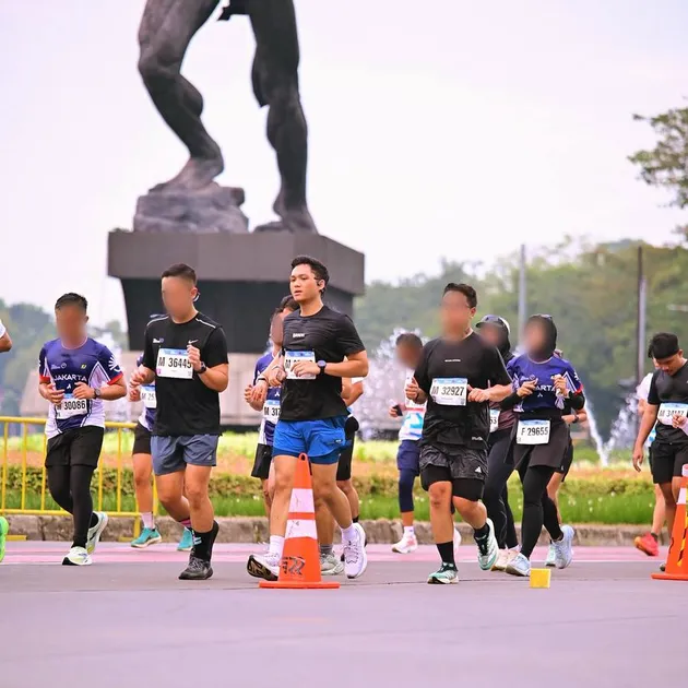 Potret Azriel Hermansyah Ikut Half Marathon, Bahagia & Finish Strong ...