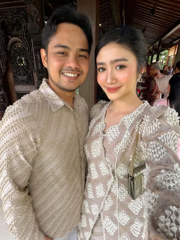 Beautiful Portrait of Febby Rastanty at Her Sister's Engagement ...