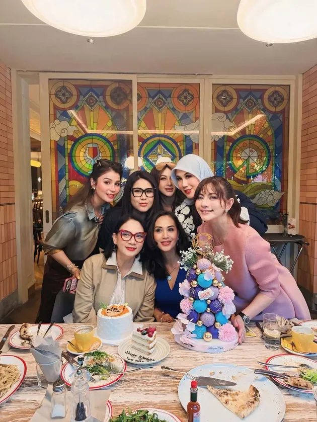 Portrait of Diah Permatasari Celebrating Her Birthday with Fellow ...