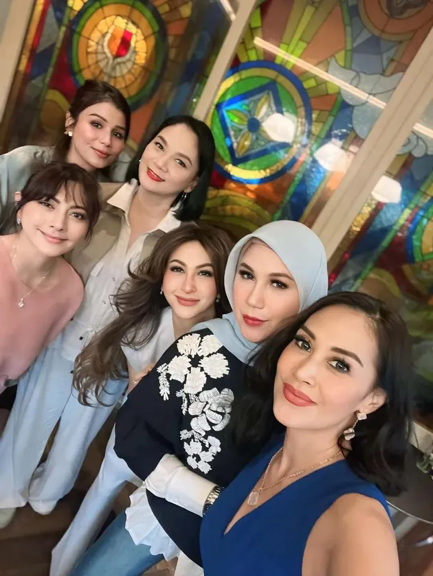 Portrait of Diah Permatasari Celebrating Her Birthday with Fellow ...