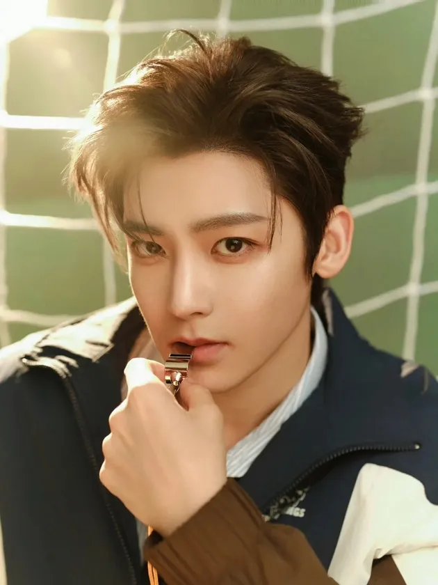 Portrait of Hou Minghao in the Latest Photoshoot with H&M, Looking ...