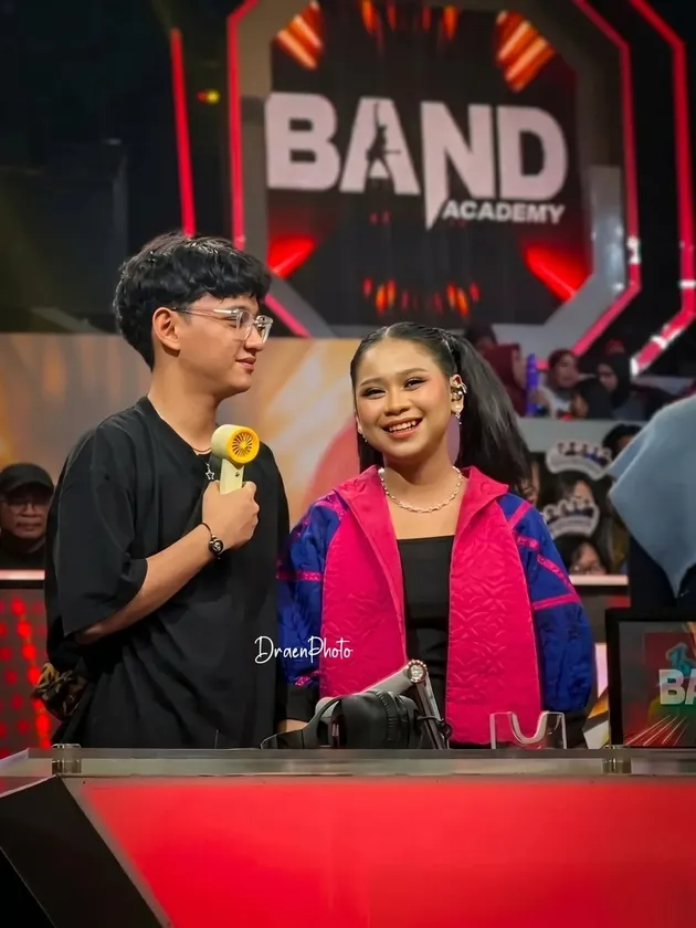 Potret Kedekatan April DA7 dan Itab Band Academy, Bikin Gemas Netizen ...