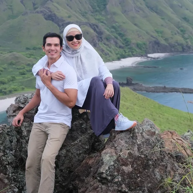 Portrait of the Intimacy of Adrian Maulana and Dessy Ilsanti, Always ...