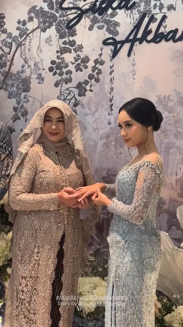 Portrait of Indian Akbar and Siska Minbite's Engagement, From Humor to ...