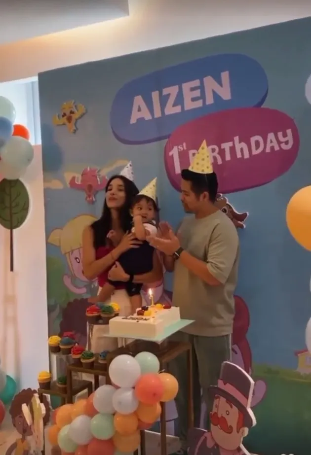 Portraits of Aizen Erick Iskandar's First Birthday Celebration, Jedar ...