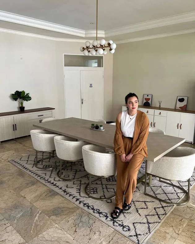 Portrait of Alice Norin's Luxury House with Scandinavian Style and ...