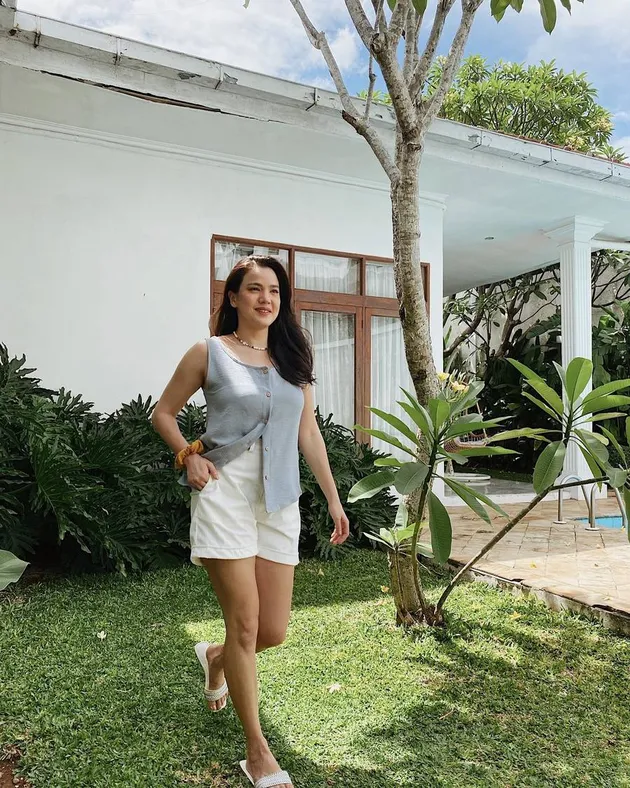 Portrait of Alice Norin's Luxury House with Scandinavian Style and ...