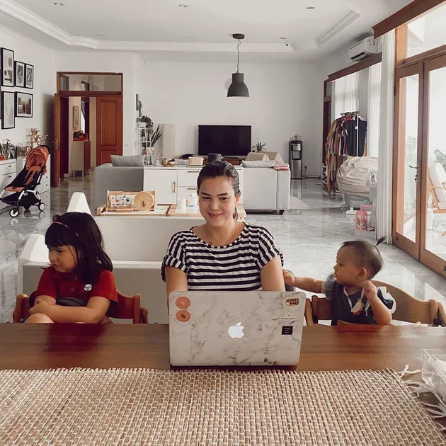 Portrait of Alice Norin's Luxury House with Scandinavian Style and ...
