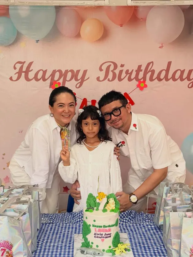 Potret Ulang Tahun Putri Poppy Sovia, Senang Dapat Kado Kadal Keren ...