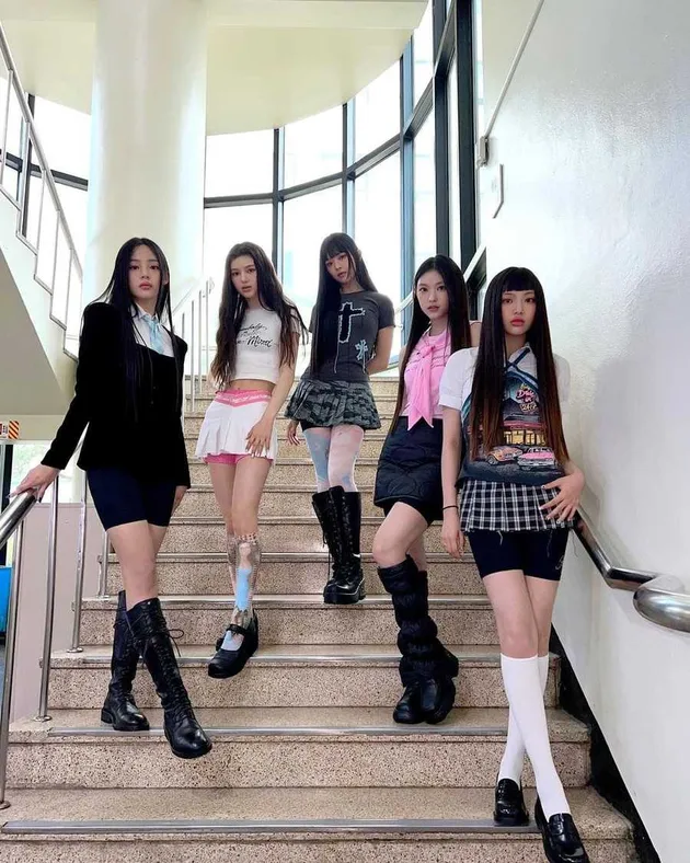 Punya Konsep Beda dari Girl Group Lain, Ini 8 Potret NEW JEANS dengan ... Punya Konsep Beda dari Girl Group Lain, Ini 8 Potret NEW JEANS dengan ...