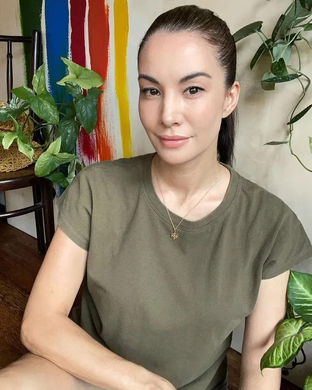 Gray Hair Caught Attention, Transformation Portrait of Nadya Hutagalung ...