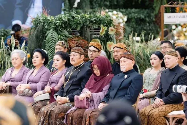 Suci Winata, Wife of Ari Sigit at Darma Mangkuluhur's Wedding ...