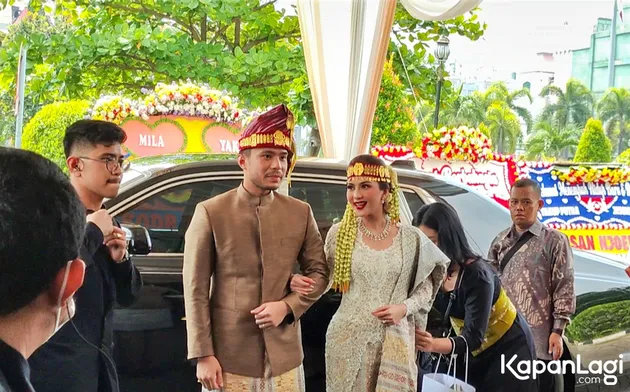 Tak Berhenti di Pemberkatan, 10 Potret Megahnya Pesta Adat Pernikahan ...