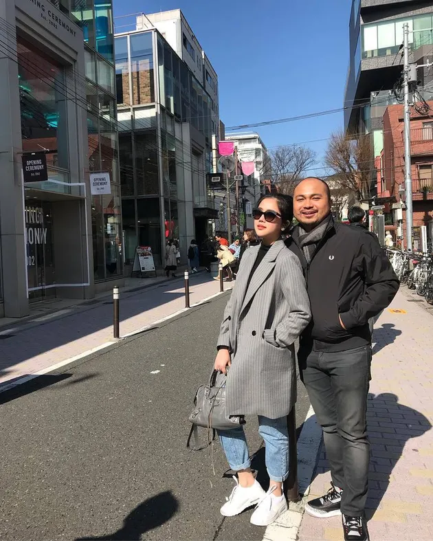 Tistha Nurma dan Afif Kalla Jalan-Jalan di Jepang, Seru Romantis ... Tistha Nurma dan Afif Kalla Jalan-Jalan di Jepang, Seru Romantis ...