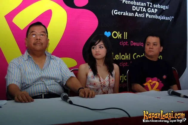 T2 Rilis Debut Album - KapanLagi.com