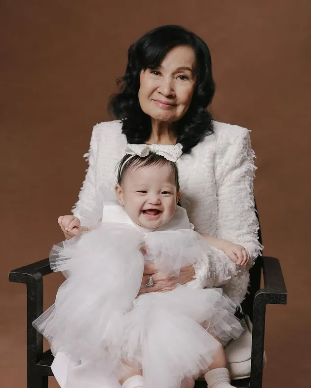 Grandmother's Birthday, Jessica and Valencia Tanoe's Photoshoot ...