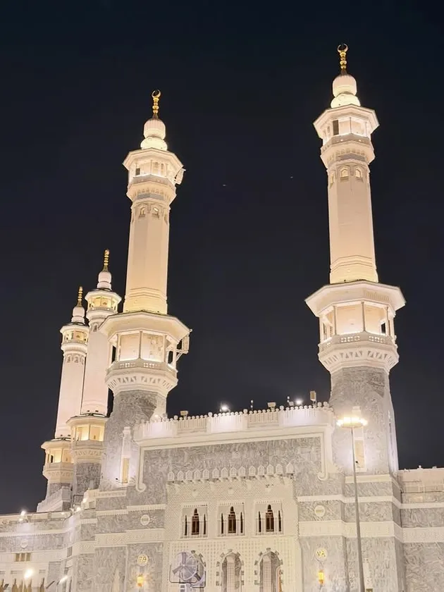 Vanesha Prescilla Umrah in the Month of Ramadan, Happy in Mecca