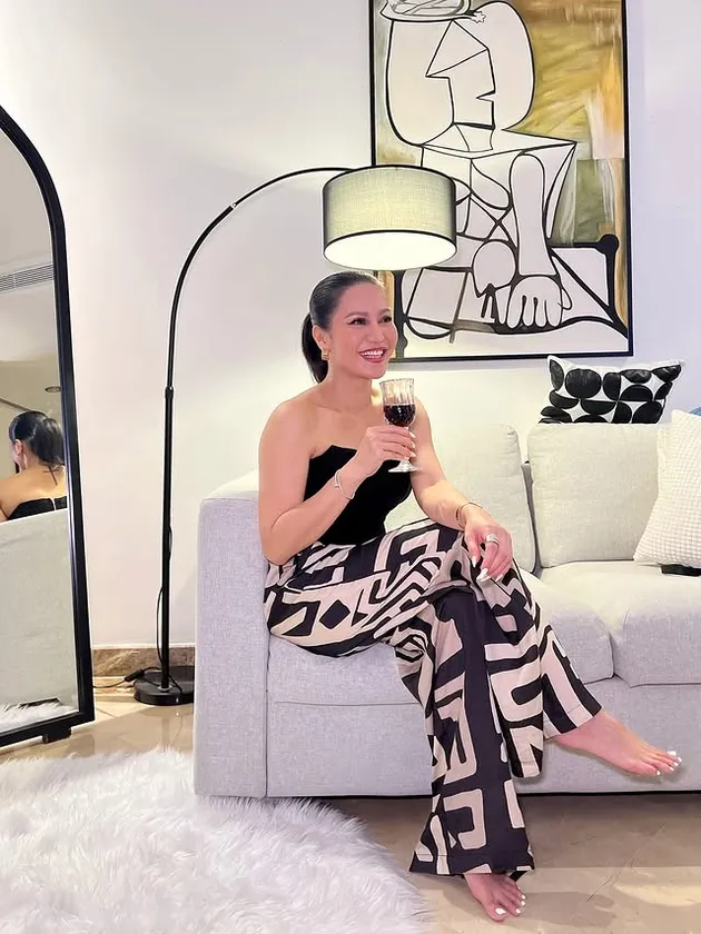 Vicky Zainal Bantah Bunga Zainal Jadi ATM Berjalan Keluarga - KapanLagi.com