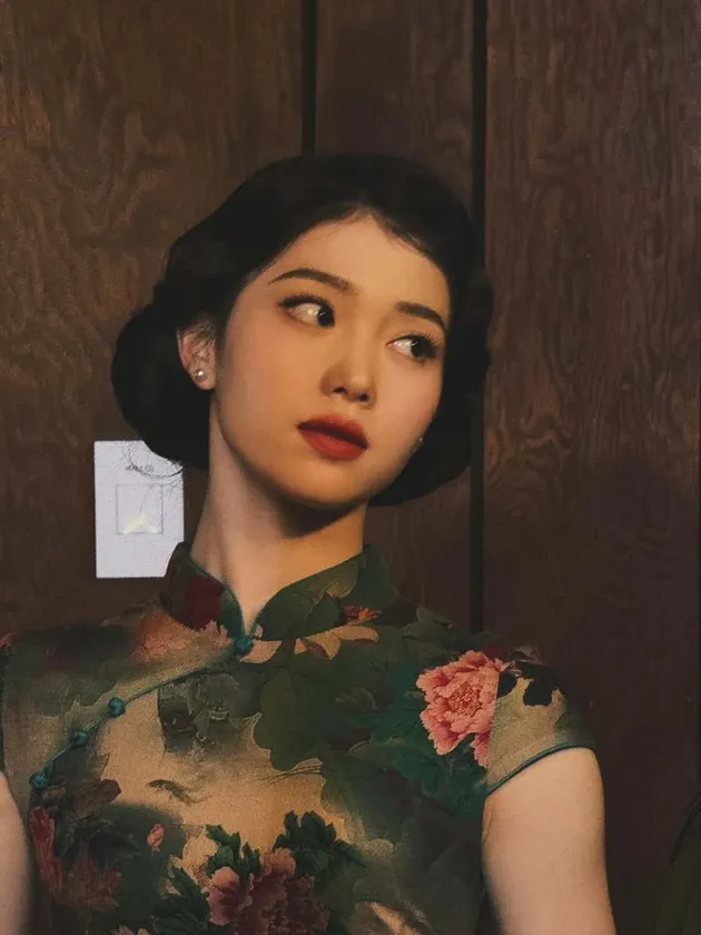 Xiaoting Kep1er Elegantly Wears Qipao, Like the Main Lead of Drachin ...