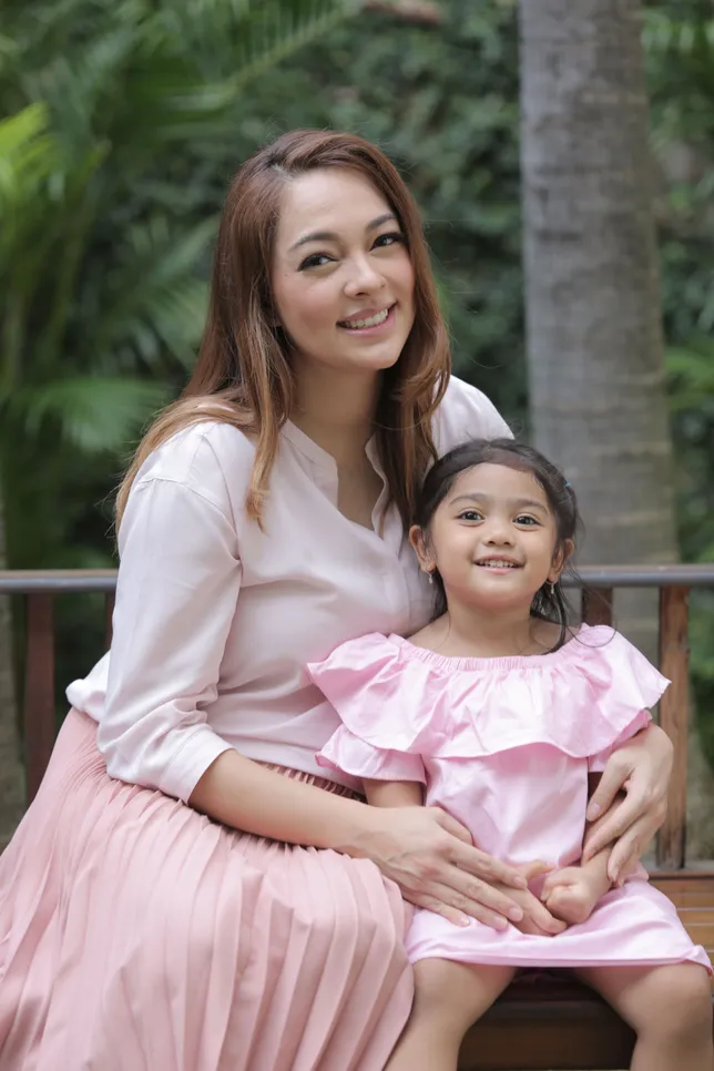 Reisa Brotoasmoro Pilih Menikah ala Royal Wedding, Demi Lestarikan Adat ...