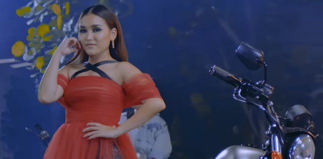 Ayu Ting Ting Rilis Single Baru 'TATITUT', Cerita tentang Hubungan yang Hambar - KapanLagi.com