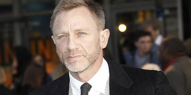 Ini Dia Si James Bond Berjenggot! - KapanLagi.com Ini Dia Si James Bond Berjenggot! - KapanLagi.com