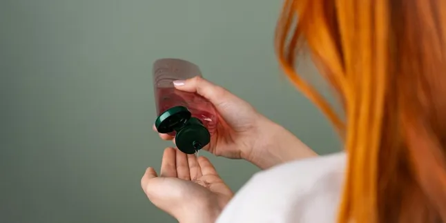 Cara Menggunakan Makarizo Hair Energy Step 1 dan 2 untuk Rambut Lurus ...